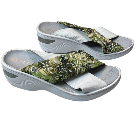 Bzees | Shoes | Bzees Diamond X Band Wedge Slide Sandals Size 7 | Poshmark